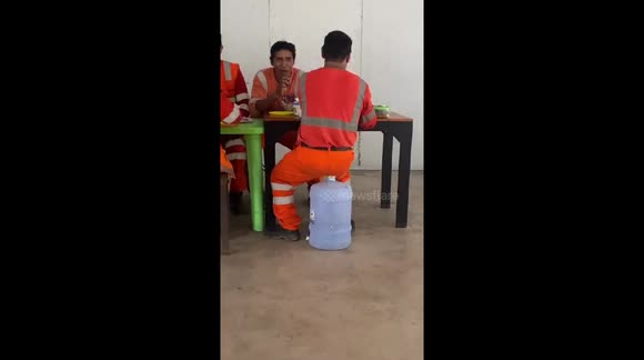 Lunchtime mishap: plastic bottle collapses under weight of diner - Buy ...