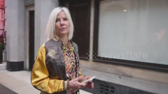 Sarah Stockbridge leaves the PV of the Vivienne Westwood: the personal ...