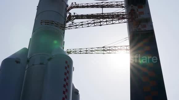 China: Moon mission accomplished as China's Chang'e-6 probe returns ...