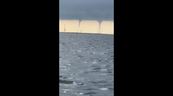 Multiple waterspouts spotted off Venice, Louisiana coast - Buy, Sell or ...