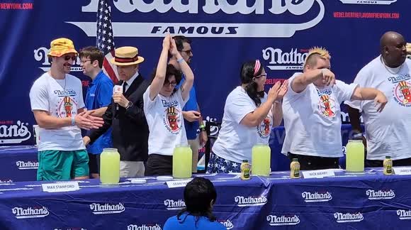 USA: New York lemonade chug contest goes wrong - Buy, Sell or Upload ...