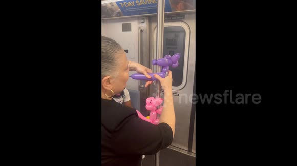 Talented New Yorker makes fun balloon animals to decorate subway with ...