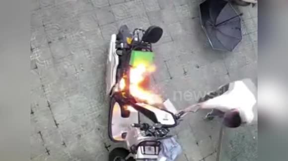 China: Terrifying Video Shows Electric Bike Ignite and Explode in Mere ...