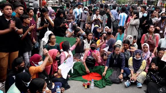 Bangladesh: At least 16 protesters were arrested in a clash between the ...