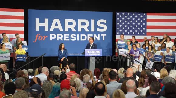 USA: Governors Shapiro and Whitmer rally in support of Harris for ...