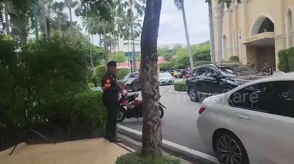 Snakes in the government! Reptile slithers through parliament building ...