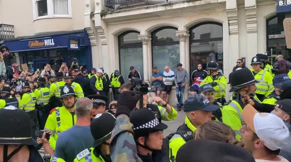 The City of Brighton protests against the Far Right 7th August 2024 ...