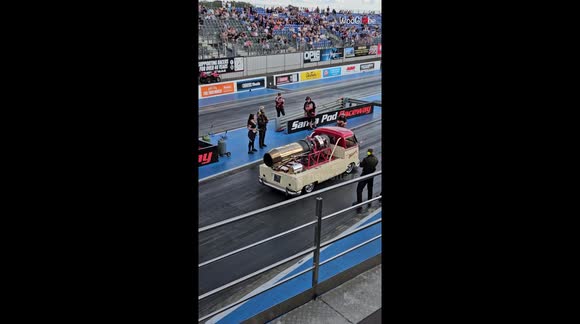 'Oklahoma Willy Jet Bus' dazzles audience at 'Bug Jam Festival' - Buy ...