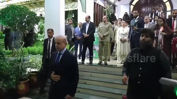 Pakistani PM hosts reception, announces major awards for Olympic gold ...