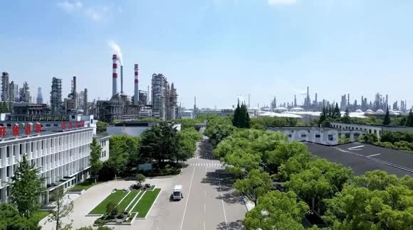 China: China's largest oil refinery embraces green development ...