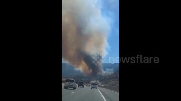 Motorists shrouded in smoke as Davis Fire burns close to Nevada's Reno ...