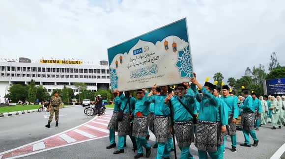 Malaysia: The Maulidur Rasul Celebration Ceremony Is Desecrated in ...