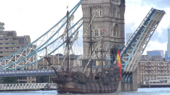 Galeón Andalucía, replica 17th-century Spanish warship, sails under ...