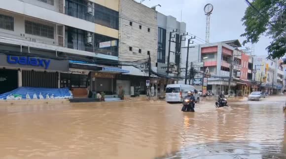 Thailand: Overflowing Of Ping River Causes Flooding In Chiang Mai Amid ...