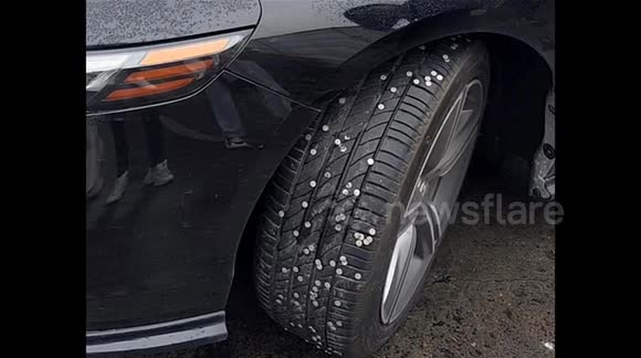 Chaos on Chinese highway as thumbtacks fall from truck, damaging tyres ...