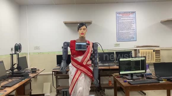 Odisha's first AI robot teacher, answers even the most difficult ...