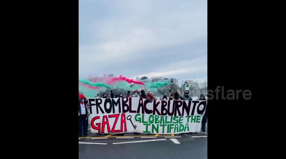 UK: Palestinian supporters have blocked all five entrances to BAE ...