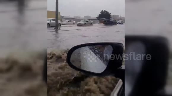 Saudi Arabia: Heavy floods due to extreme rainfall on the road in ...