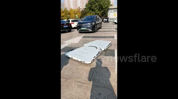 Chinese hotel uses car-moving robots that can solve parking problems ...