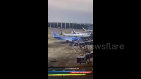 TUI plane's nose landing gear collapses at airport - Buy, Sell or Upload Video Content with ...