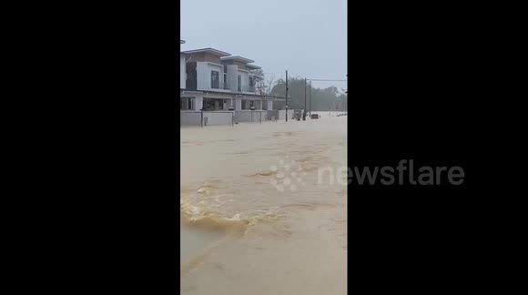 Malaysia: Severe Flooding Hits Borneo, 5 Dead And Thousands Displaced ...