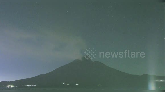 Japan: Sakurajima Eruption Sends Ash 2,700 Meters High as Volcanic ...