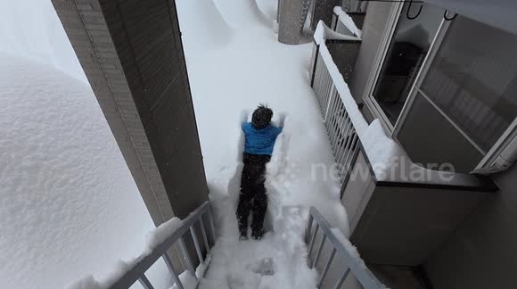 Record-Breaking Snow Paralyzes Hokkaido, 370 Schools Closed as Obihiro ...