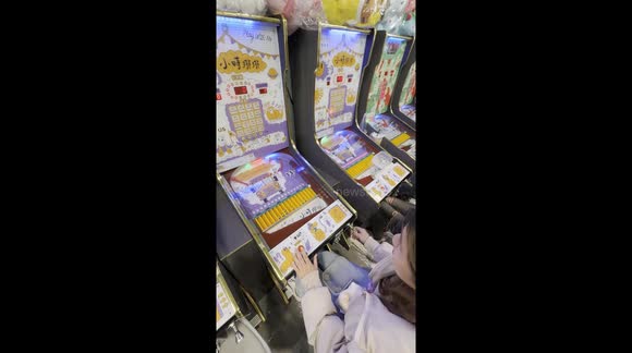 Locals engrossed by pinball arcade machines in Taiwan - Buy, Sell or ...