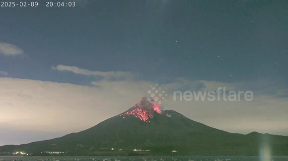 Japan: Sakurajima Erupts in Powerful Explosion, Plume Reaches 2000m ...