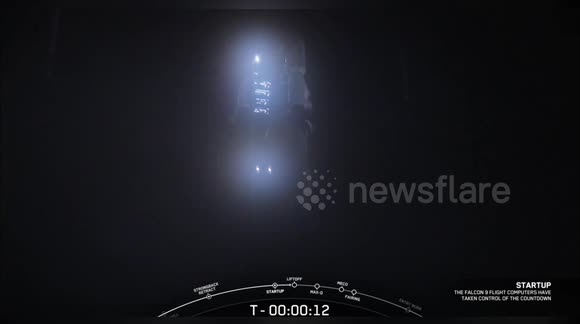 US: SpaceX Blasts Off with Starlink Satellites in Dramatic Florida ...