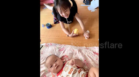 Nine-month-old baby helps pull out older sister's loose tooth - Buy ...