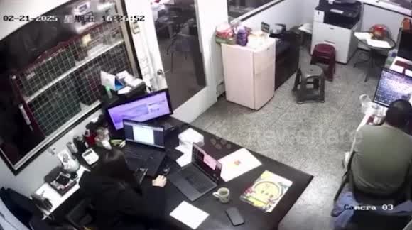 Power bank explodes in office worker's face - Buy, Sell or Upload Video ...