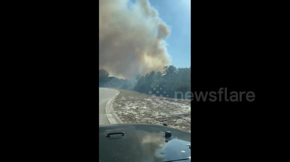 US: Carolina Forest Fire Grows As South Carolina Battles Wildfires ...