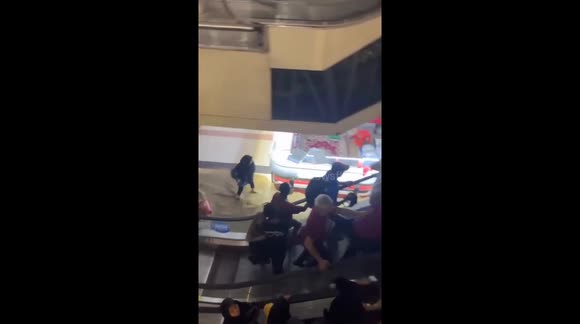 Floods surge into shopping mall amid heavy rain in Indonesia - Buy ...