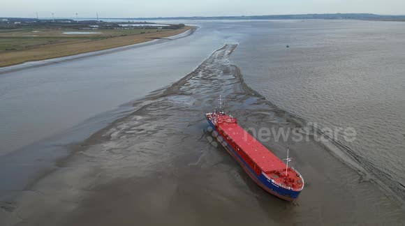 260ft cargo ship stuck in the Humber Estuary after three failed rescue ...