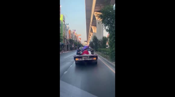 Rescue team uses tow truck to transport 21-year-old obese man weighing ...