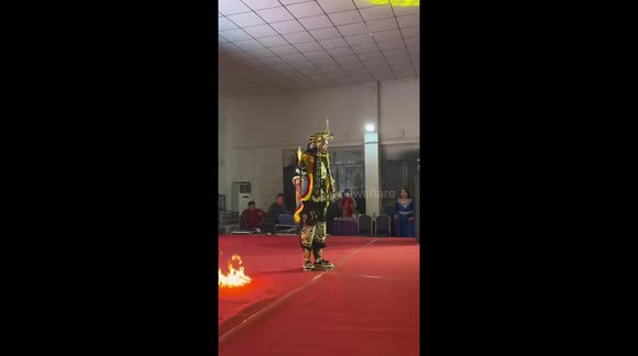 Sichuan opera fire-breathing act accidentally ignites stage in China ...