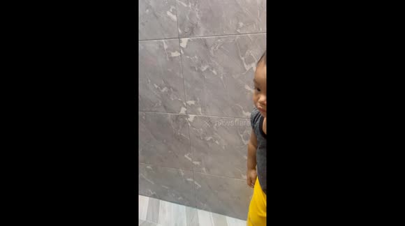 Poop prank goes wrong: Little girl vomits after being grossed out by ...