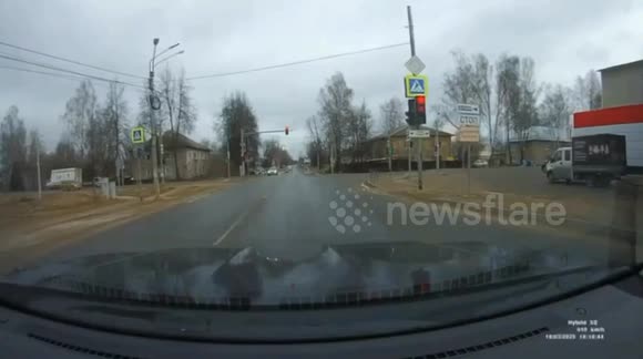 Delivery truck suddenly explodes in giant fireball and causes glass ...