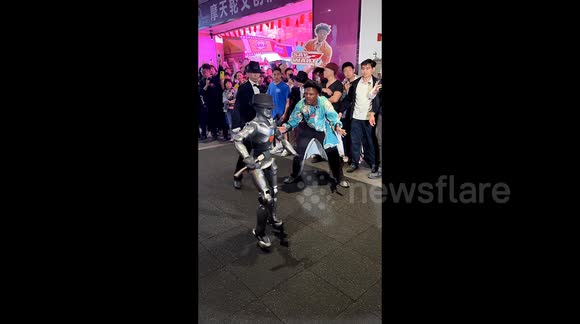 US YouTuber IShowSpeed has epic dance-off with humanoid robot in China ...