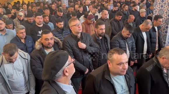 Sweden: Muslim community in Stockholm gather to perform Eid al-Fitr ...