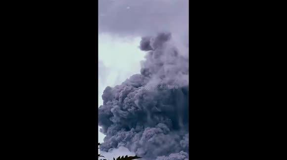 Bulusan Volcano erupts in the Philippines sending towering ash column ...