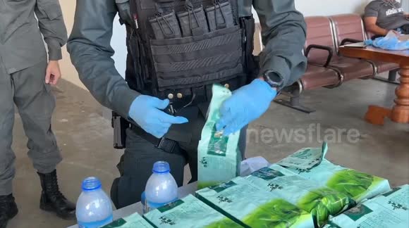 Police seize 100kg of meth hidden in car roof on Thai-Myanmar border ...