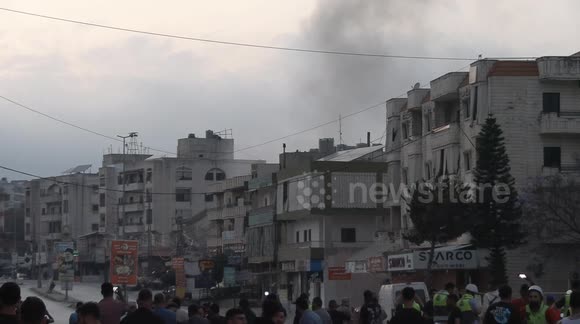 Lebanon: MOMENT: Israeli warplanes strike building in southern Lebanon ...