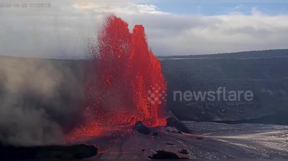 US: Hawaii's Kilauea Volcano Erupts With Lava Shooting 300 Meters Into ...