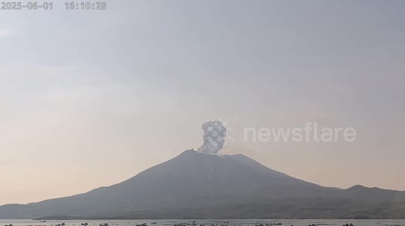 Japan: Ash Plume From Sakurajima Reaches 3500 Meters In 137th Explosion ...
