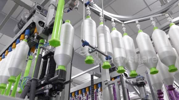 China: China's textile industry stitches new future with innovation ...