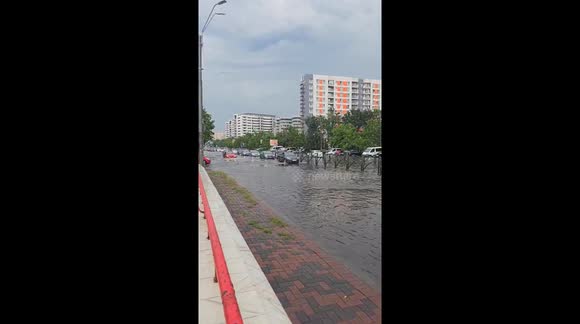Romania: Severe Flooding Hits Bucharest, Disrupting Traffic - Buy, Sell ...