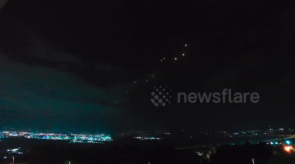 Rare footage captures the dramatic moment ballistic Iranian missiles ...