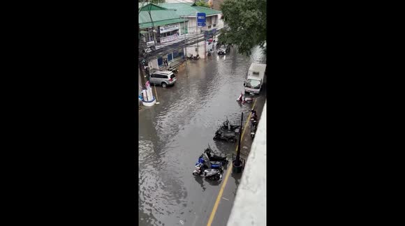 Philippines: Heavy Monsoon Rains Trigger Flooding in Metro Manila 2 ...